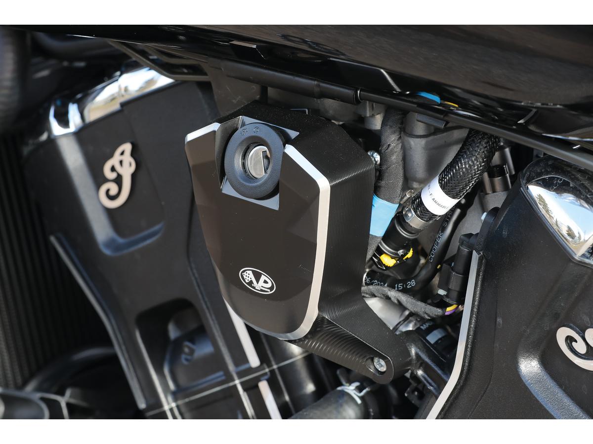 V-Performance Body Side V-Covers Black Cut Anodized for '25 Indian Sco ...